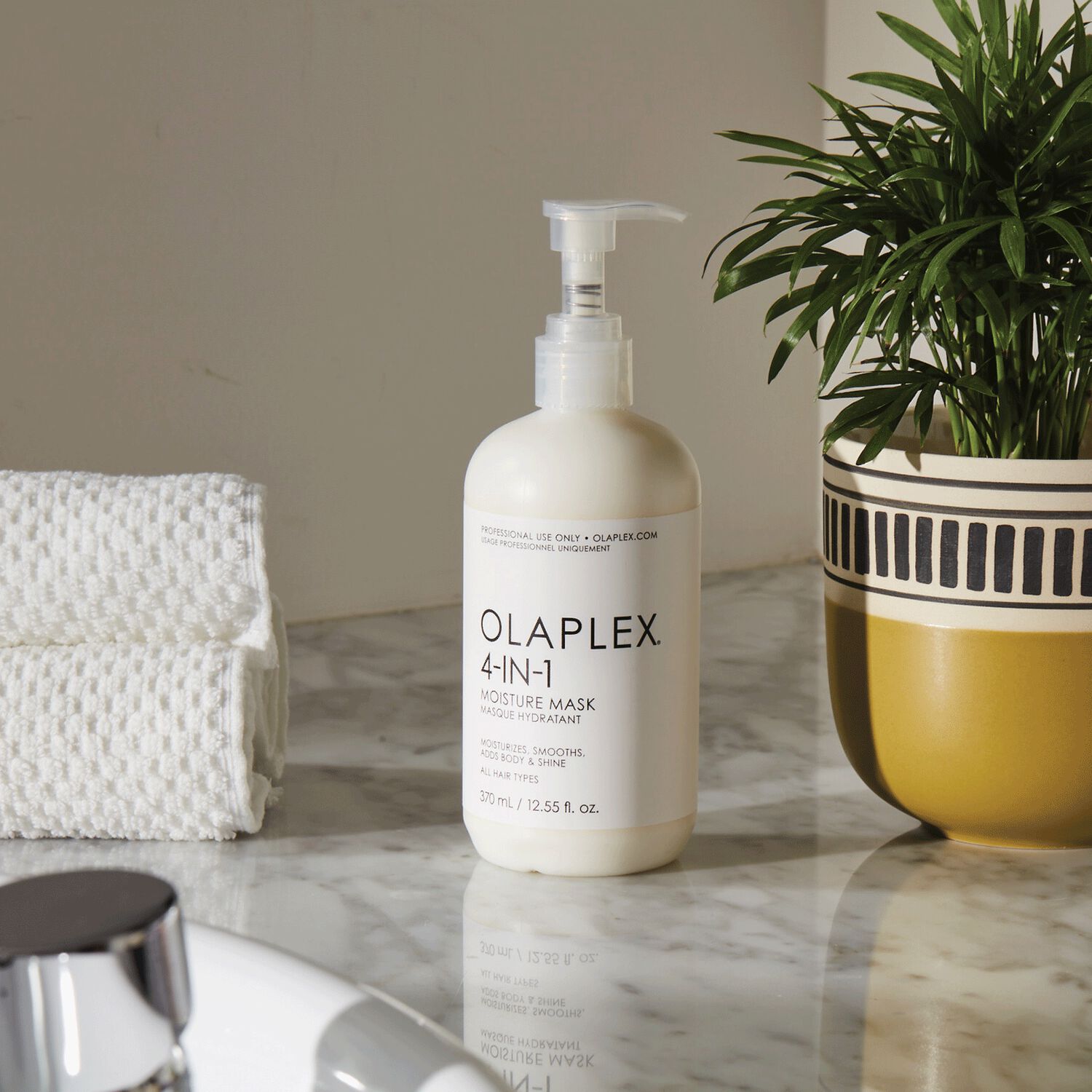 OLAPLEX® 4-IN-1 Moisture Mask - Hair Care For Stylists