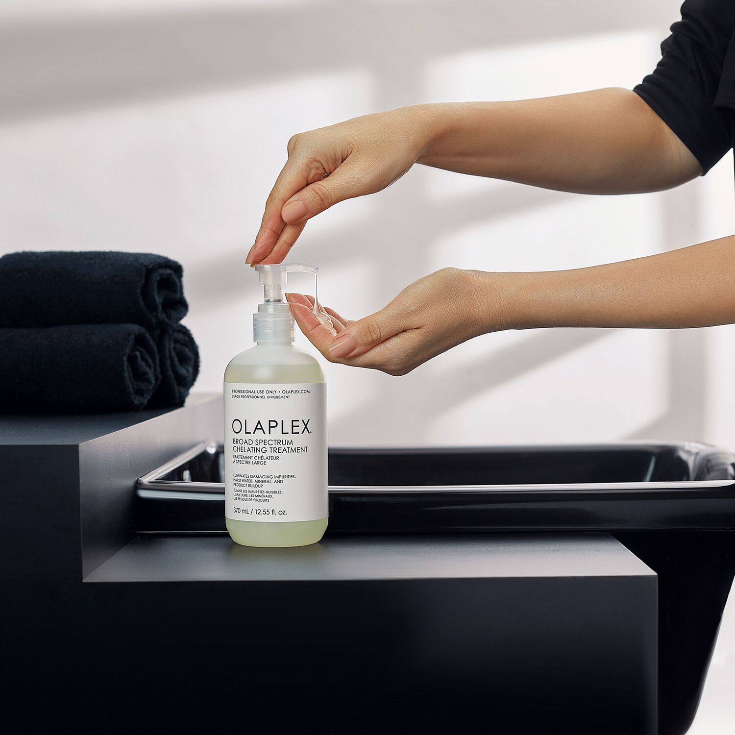 Broad Spectrum Chelating Treatment - Olaplex | CosmoProf